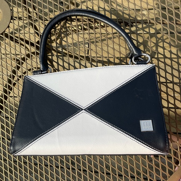 Miche | Bags | Miche Purse Black And Winter White Design Modern Classic ...